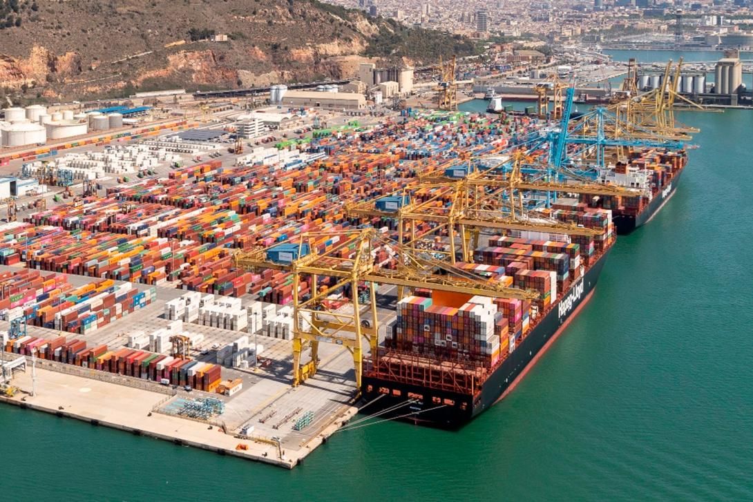 El tráfico exterior de contenedores en el Port de Barcelona crece un 22 % a comienzos de 2025 ...